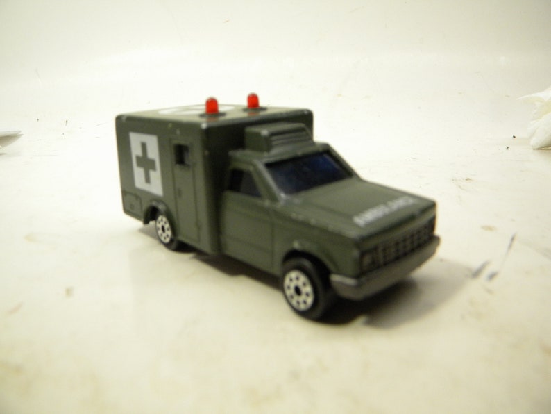 Majorette Special Forces Military Ambulance 1:64 Scale Made in France ...