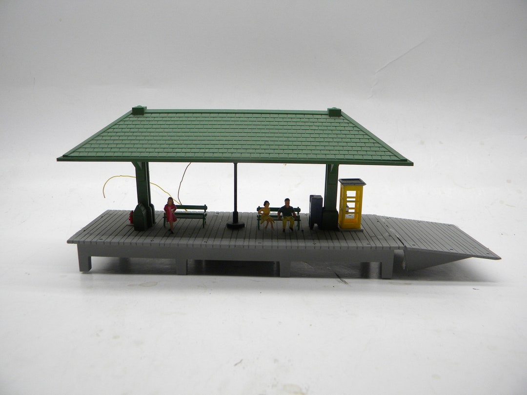 HO Passenger Car Platform With Figures and Light - Etsy