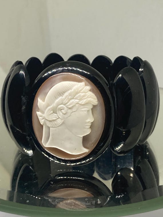 Antique Victorian Circa 1880s Whitby Jet Intricately … - Gem