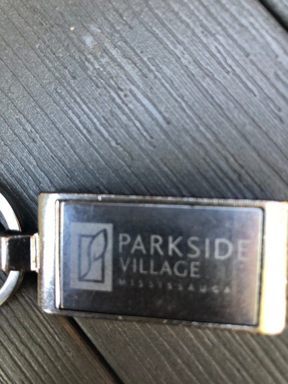 Vintage Chrome PARKSIDE VILLAGE Mississauga Keychain - Gem