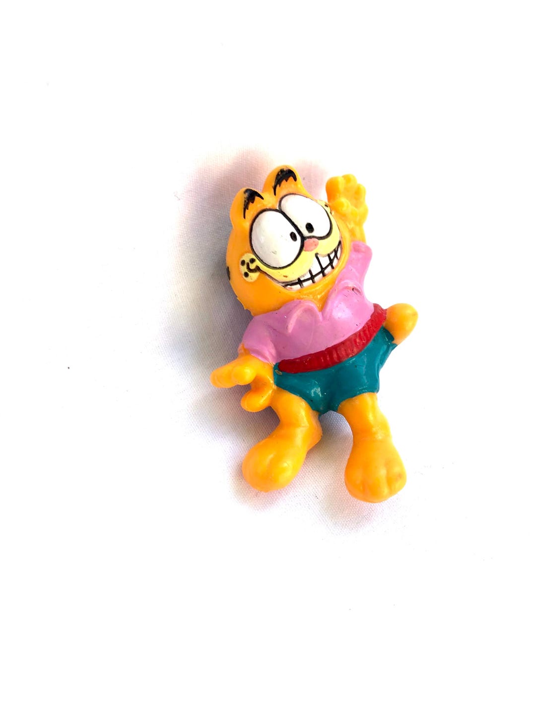 Garfield the Cat Mini Figure Sitting Pink Shirt United Syndicate ...