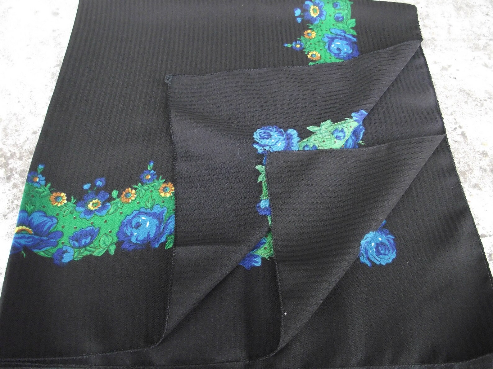 Beautiful Russian Scarf Floral Vintage Ukrainian Romanian - Etsy