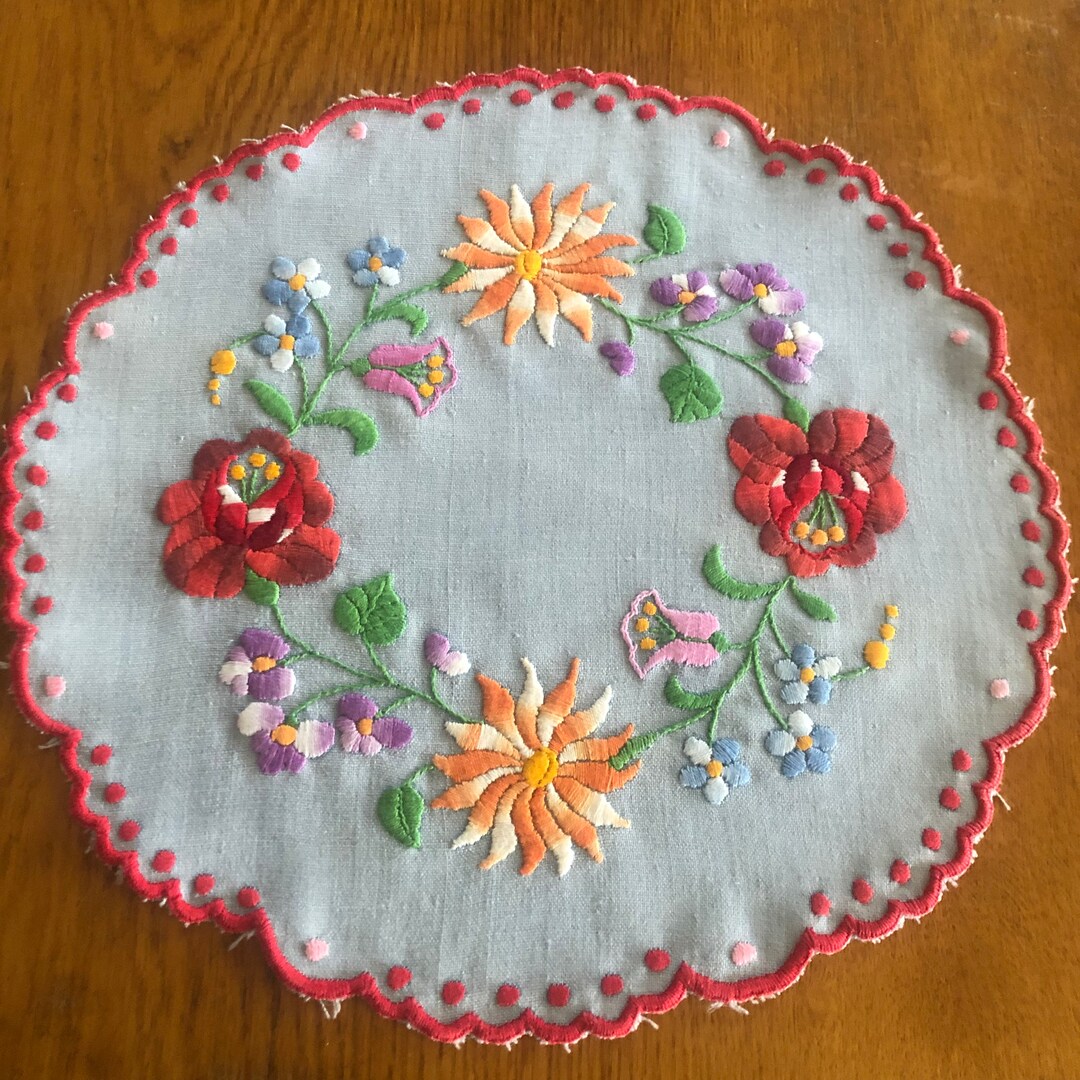 Ukraine Traditional Hungarian Matyo Hand Embroidered Kalocsai Table ...