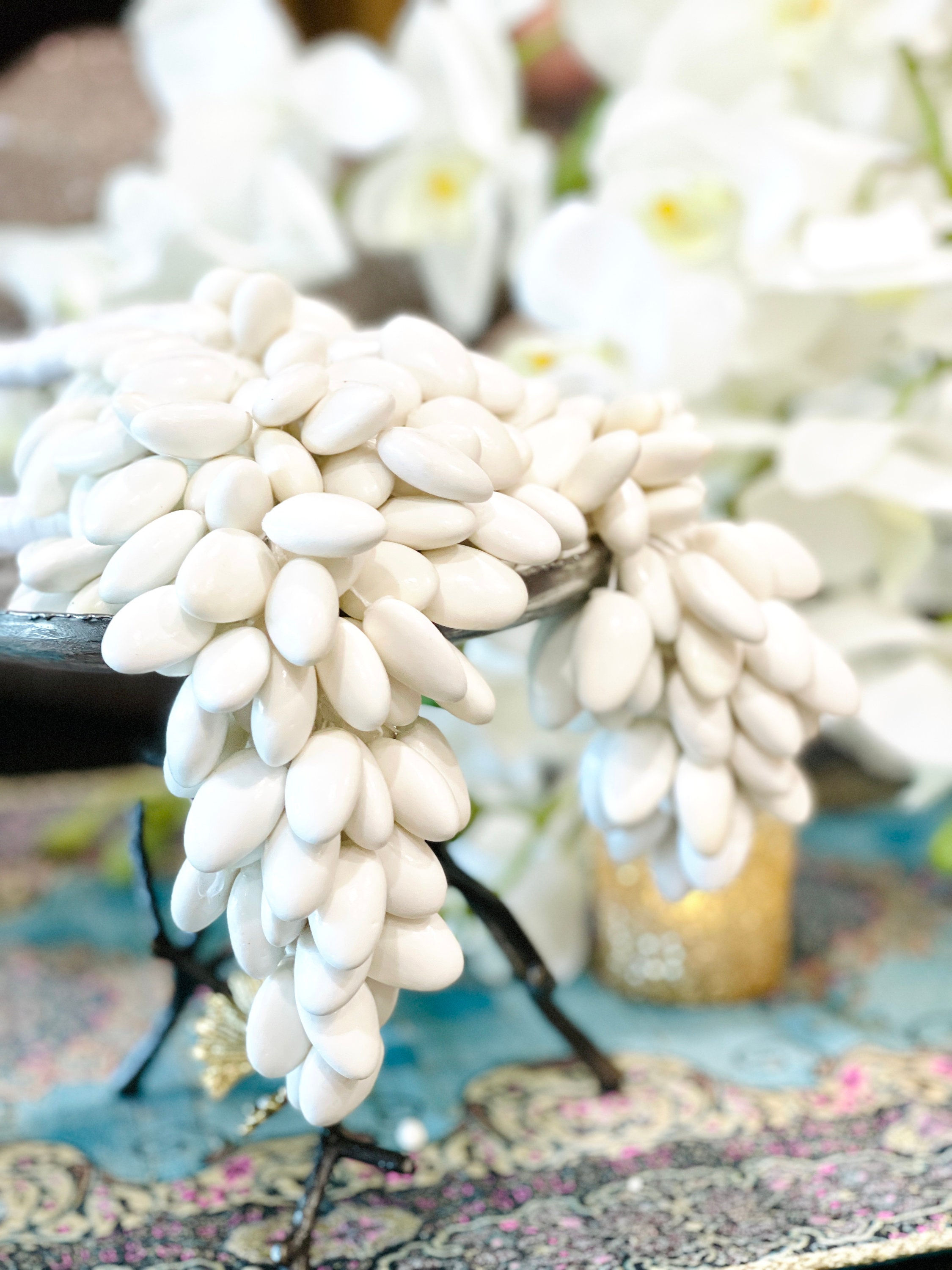 Sofreh Aghd Hazelnut, Almond, Noghl and Jordan Almond Clusters - Set of ...