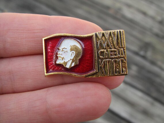Vintage Pin Soviet Lenin Pin Socialist Leader Pin Bad… - Gem