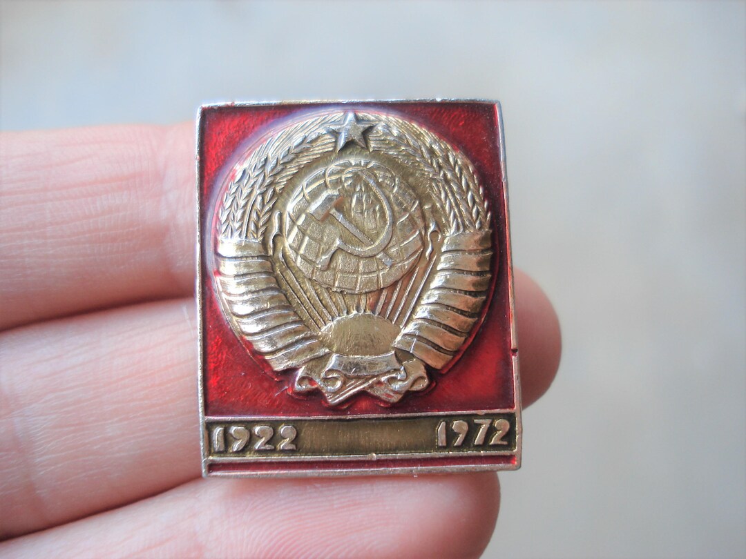 Vintage Soviet Badge USSR National Emblem Pin Russian Hummer Sickle Pin ...