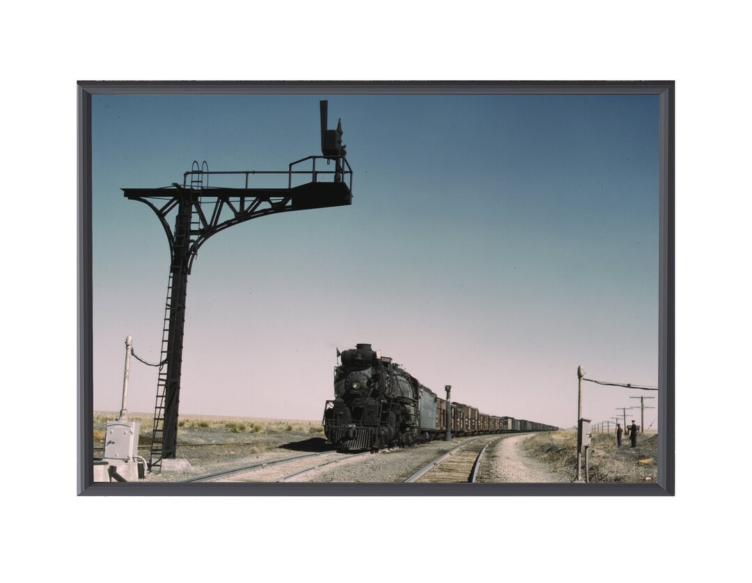 Train on Tracks DIGITAL WALL ART. Digital Download Print is Great Wall ...