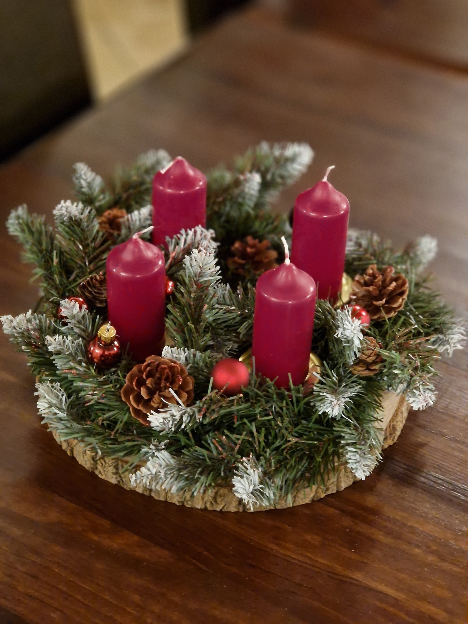 Advent Arrangement on Wood Advent Wreath on Tree Disc Christmas ...