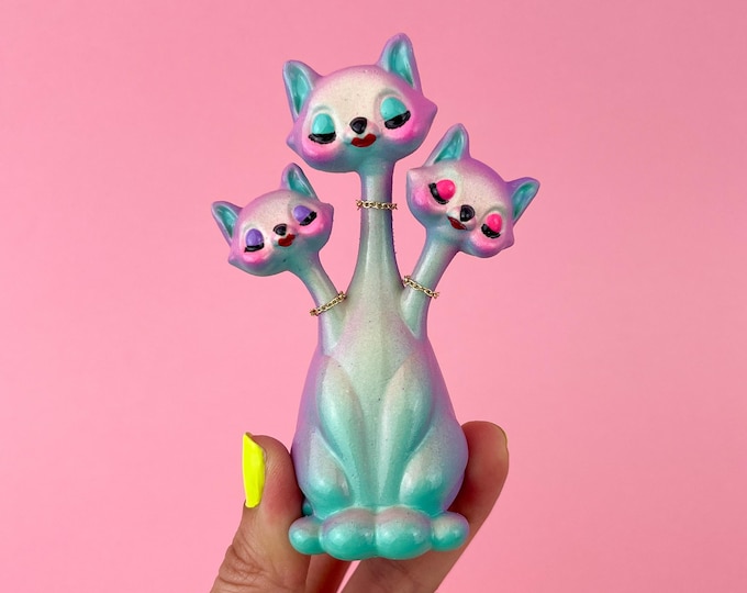 Kitschy Anthropomorphic 3 Headed Cat - Hand Painted Resin Figurine ...
