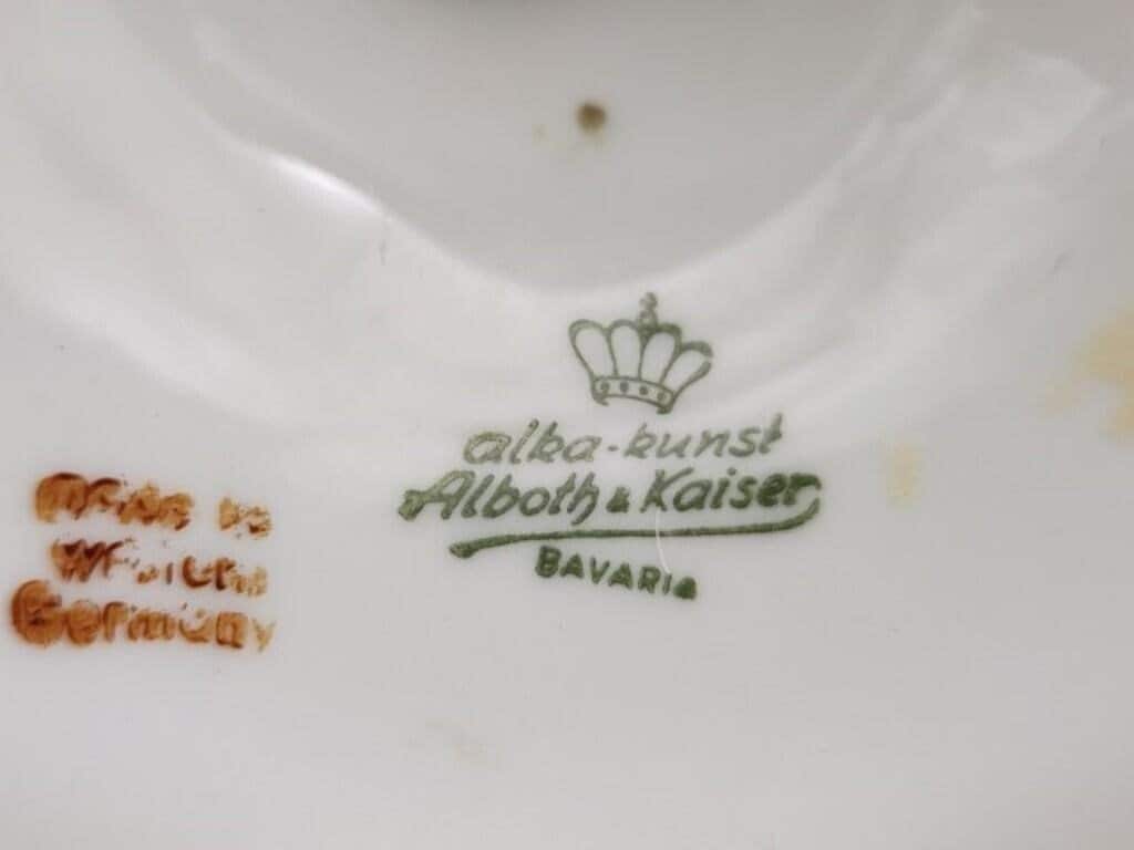 Exquisite Pair of 1950s Classic Porcelain Swan Handled Vases by Alboth ...