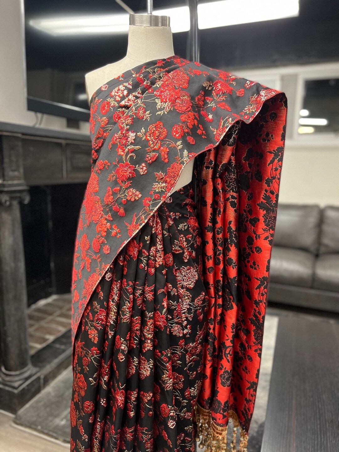 Crimson Red Roses and Metallic Gold Detailing on Brocaded - Etsy