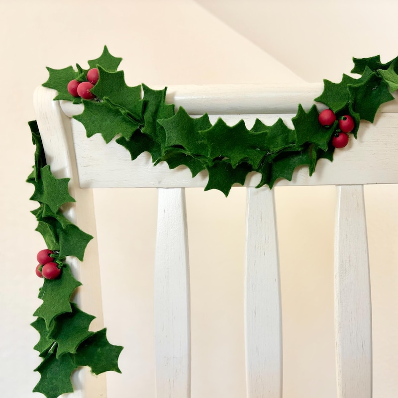 Festive Felt Holly Garland - Etsy