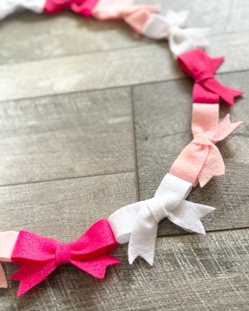Felt Bow Garland: Valentine's Day, Pink Nursery Decor - Etsy
