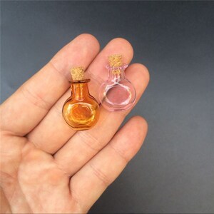 Mini Glass Color Bottles Oblate Round Bottles With Cork Little Bottles ...