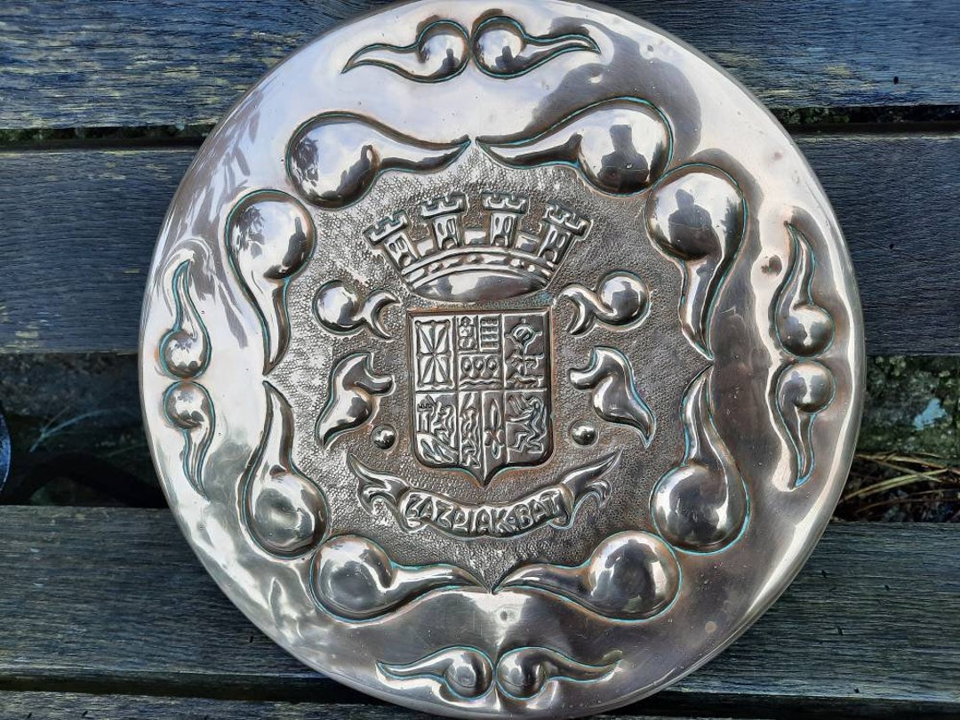 Château Copper Armorial Brittany Wall Art Displays Picture Crest Crown ...