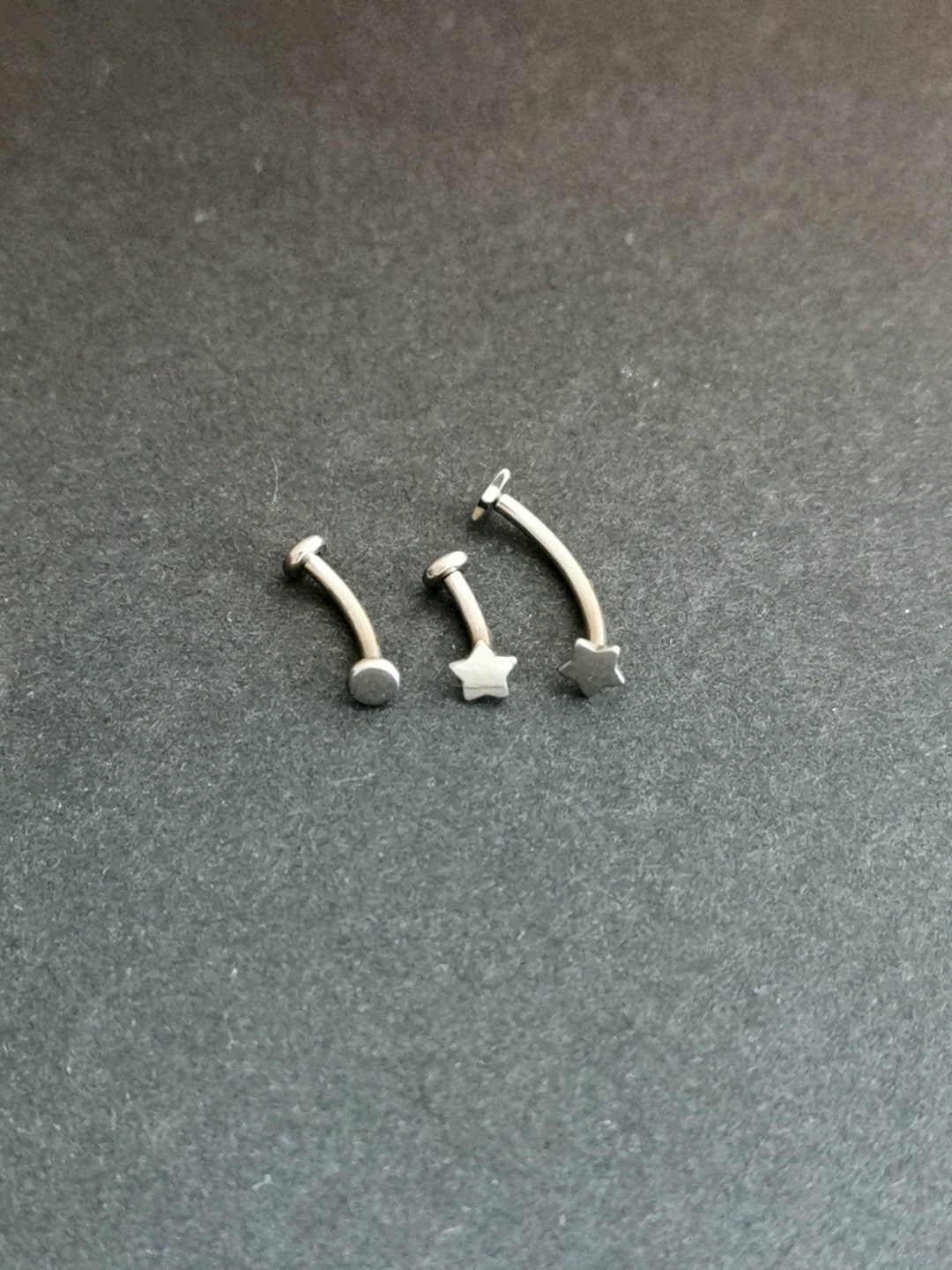 16g Implant Grade Titanium Vertical Lip Ring Internally Threaded Rook ...
