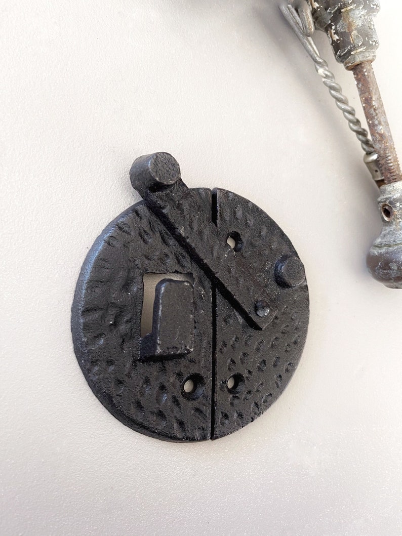 Round Cabinet Door Latch, Metal Hasp, Iron Latch, Gate Lock, Rustic ...
