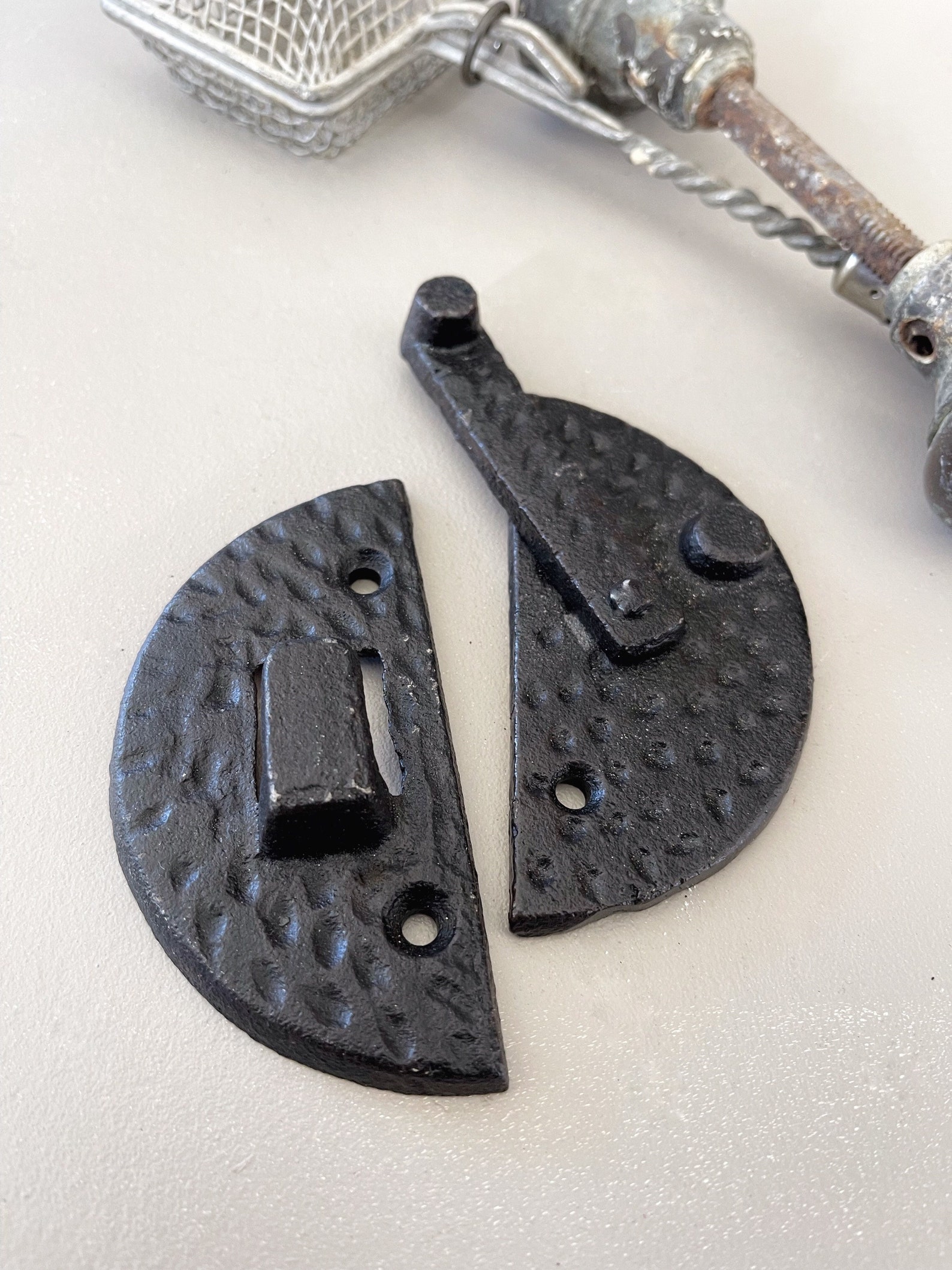 Round Cabinet Door Latch, Metal Hasp, Iron Latch, Gate Lock, Rustic ...