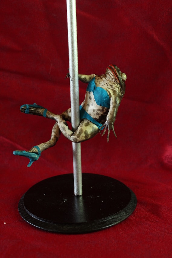 Frog Pole Dance