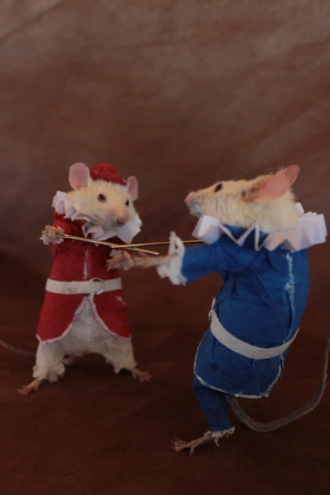 Taxidermy Rat Mouse Musketeer Sword Taxidermy Mouse Rat Duel Fencing ...