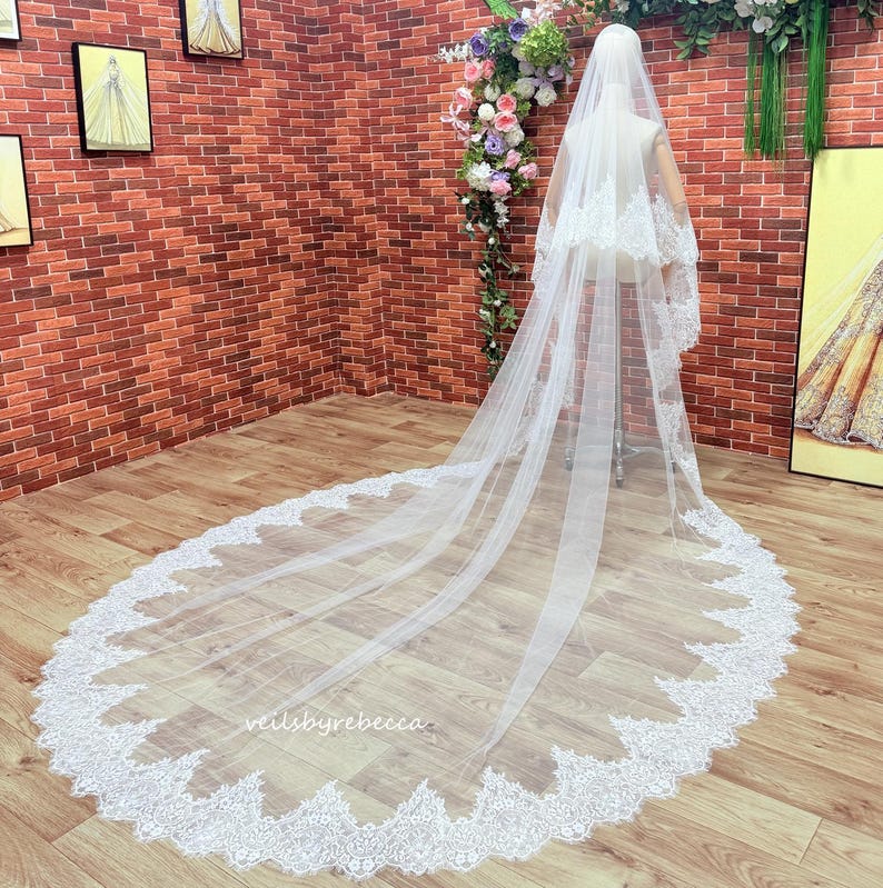 Wide Eyelash Chantilly Lace Cathedral Wedding Veil V662D: 2-tier ...