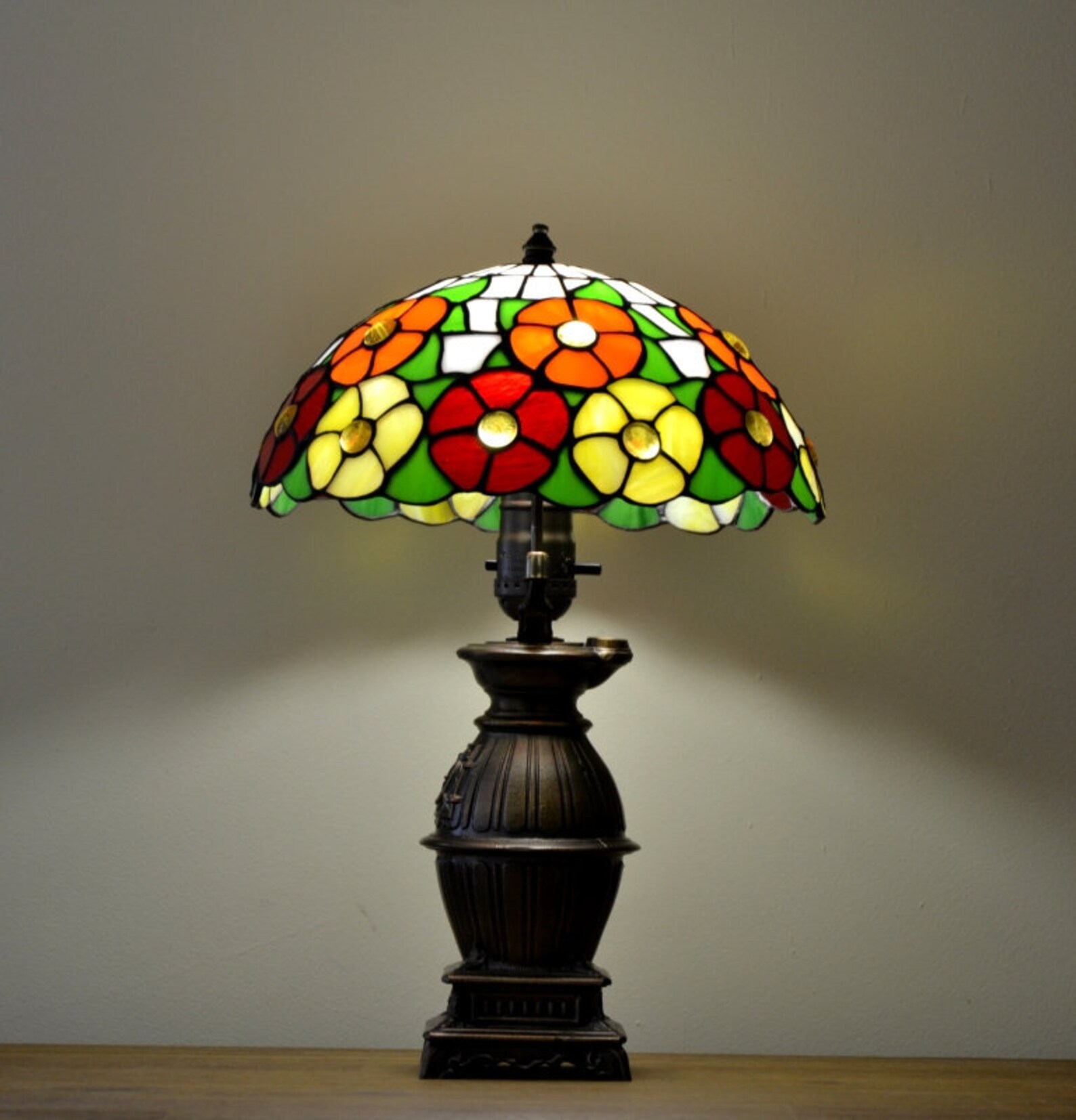 Spring Table Lamp / Easter Stained Glass Lamp / Spring Bouquet | Etsy