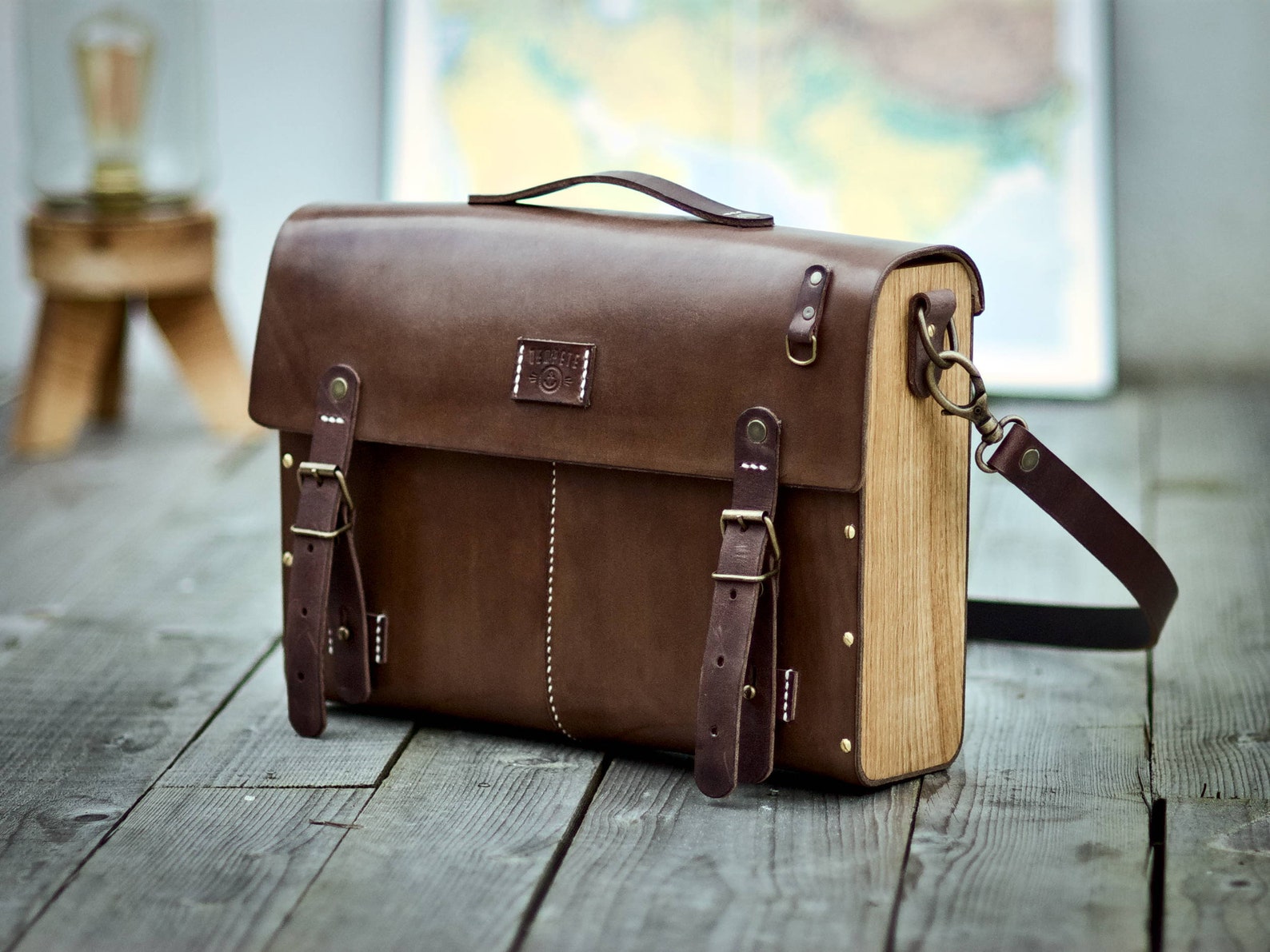 Shoulder Bag in Vegtanned Leather and Beech Wood. Handbag, Leather and ...