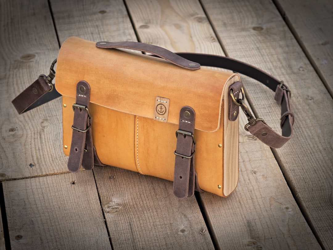 Crossbody Bag. Leather and Wood Shoulder Bag. Vegetable Tanning Leather ...