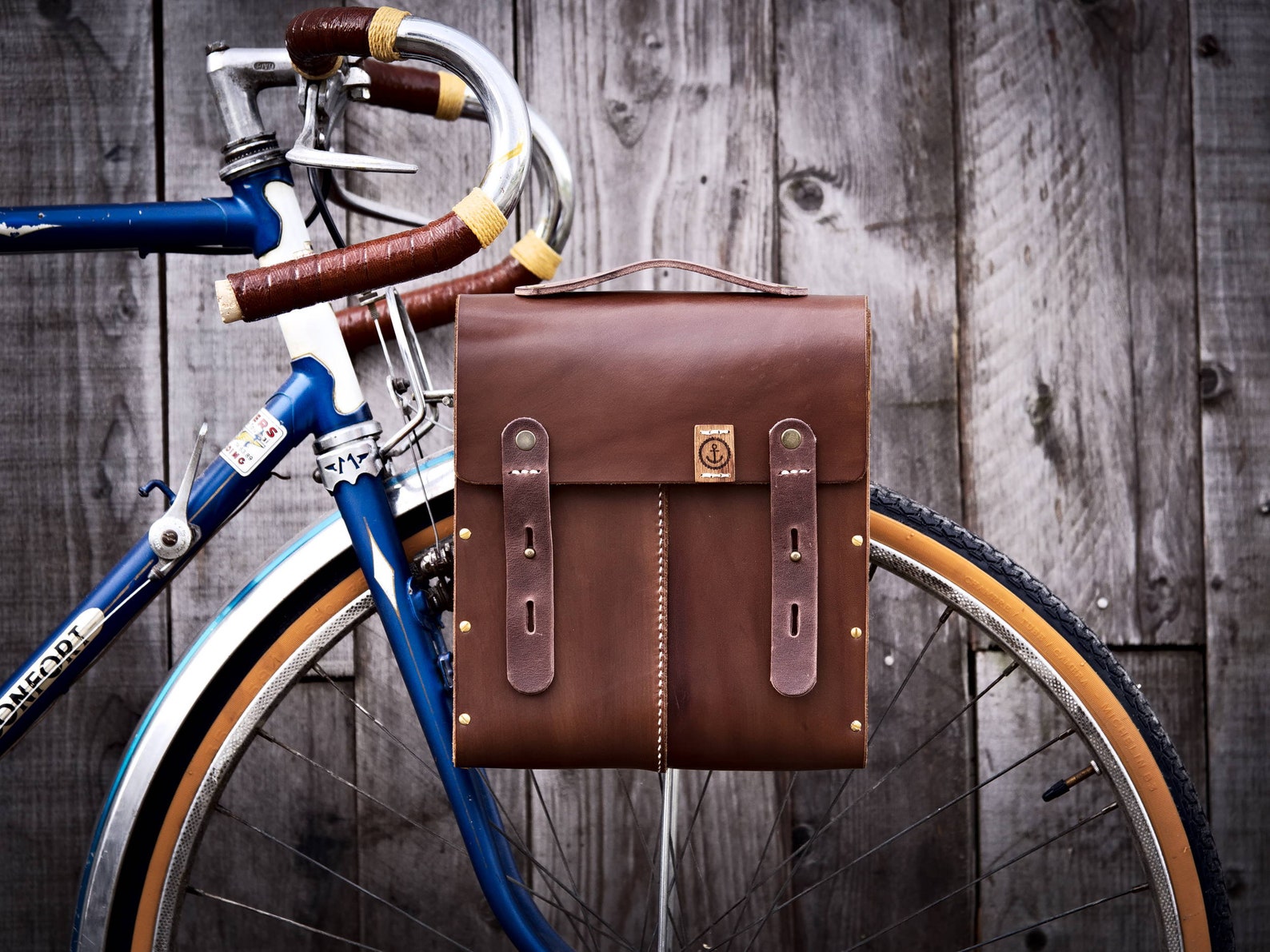Flight Bag , Cycle Bag, Bicycle Bag. Vegtanned Leather , Wood ...