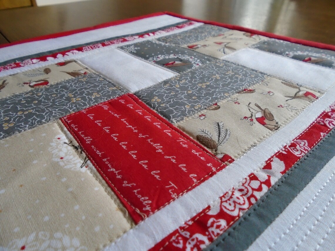 Christmas Quilted Table Runner Quilted Table Runner - Etsy