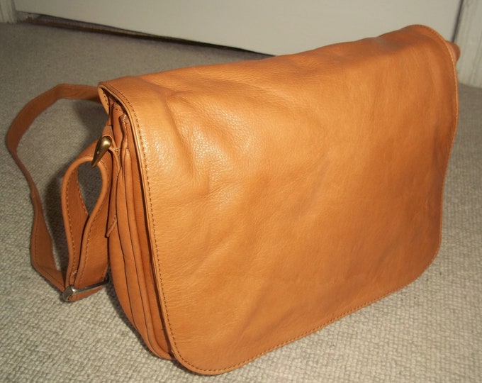 BYGONEVINTAGEBAGS (by Classic Vintage Bags) - Etsy UK