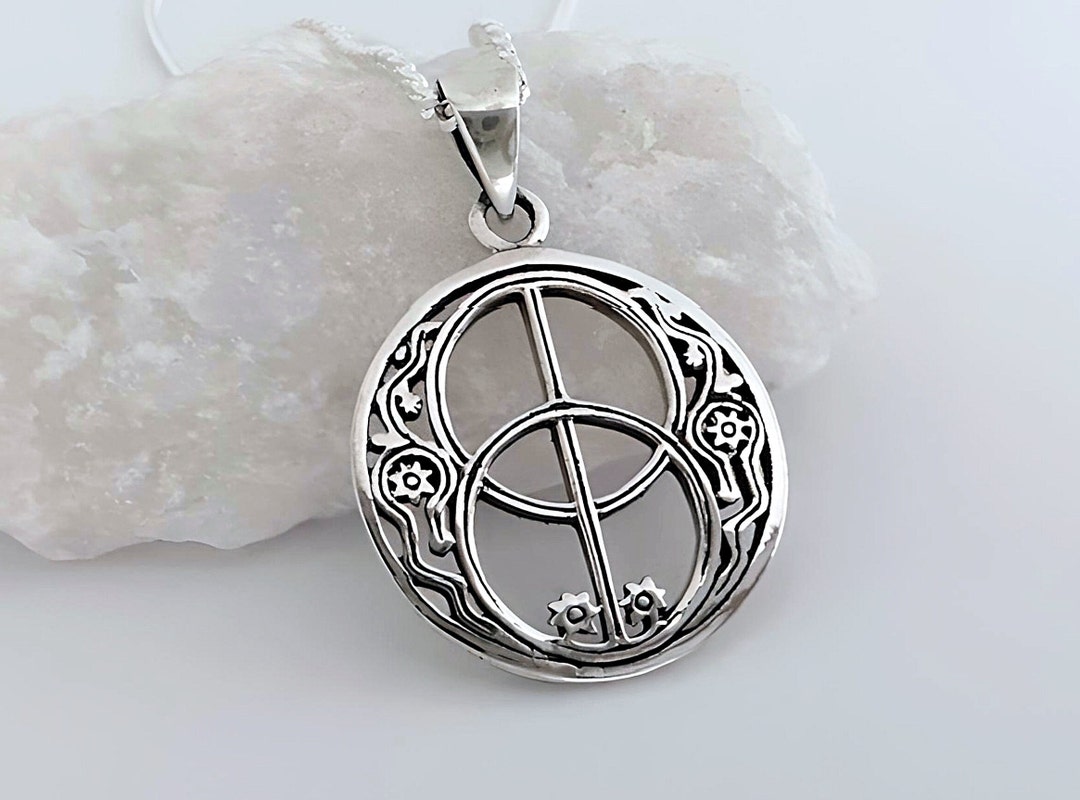 Sterling Silver Chalice Well Pendant Necklace, Celtic Sterling Silver Chalice Well Symbol ...