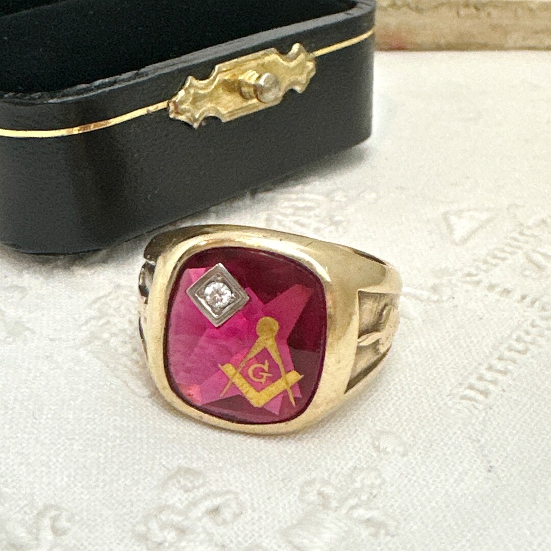 Masonic Gold Signet Ring, Vintage 10K Yellow Gold Diamond Oval ...