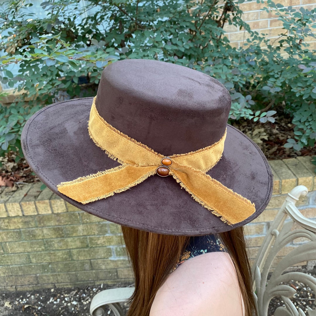 Wide Brim Felt Fedora Hat. Beautiful Brown With Gold Hat Fringed Band ...