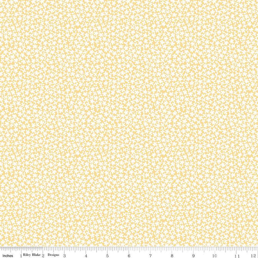 Sunshine and Sweet Tea Sweet Alyssum C14326 Sunshine by Riley Blake ...