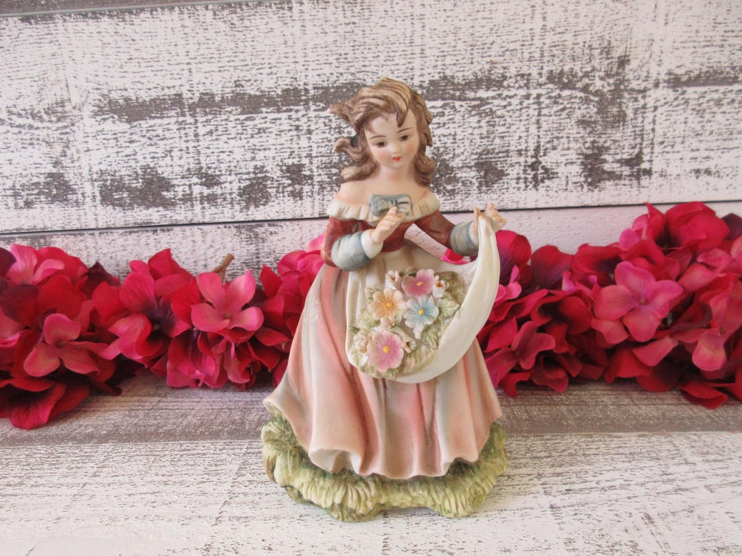 Charming Lefton Porcelain Girl Holding Flowers - KW335B Collectible - Etsy
