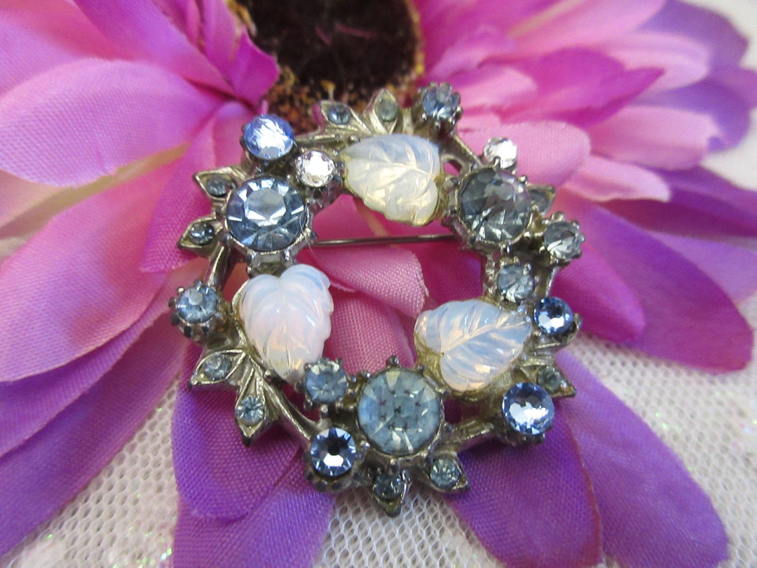 Unique Vintage Wreath Style Brooch - One-of-a-kind Statement Piece - Etsy