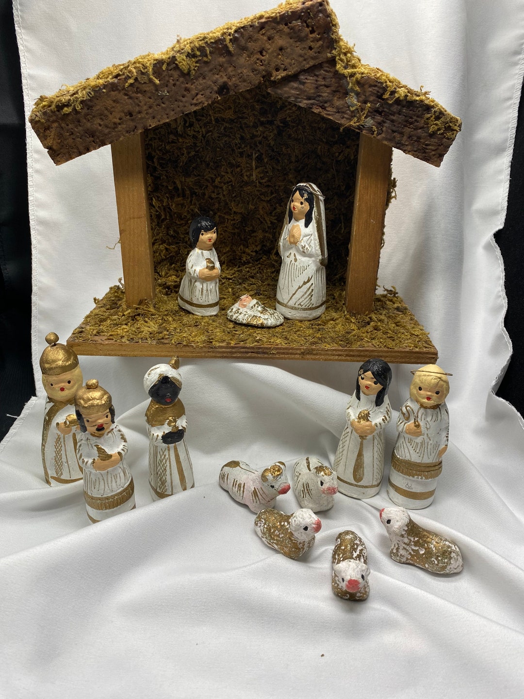 Vintage, Mexican, Folk, Art White and Gold Chalk Wear Nativity Cresh ...