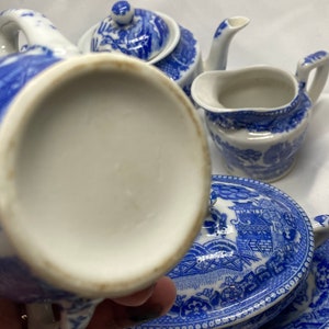 Vintage Blue Willow Child’s Tea Set. - Etsy
