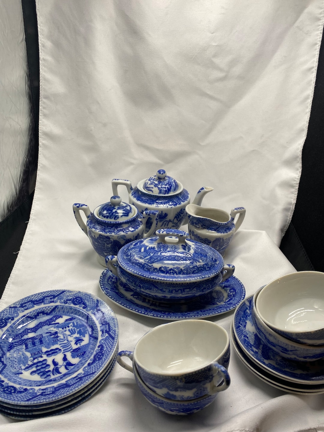 Vintage Blue Willow Child’s Tea Set. - Etsy