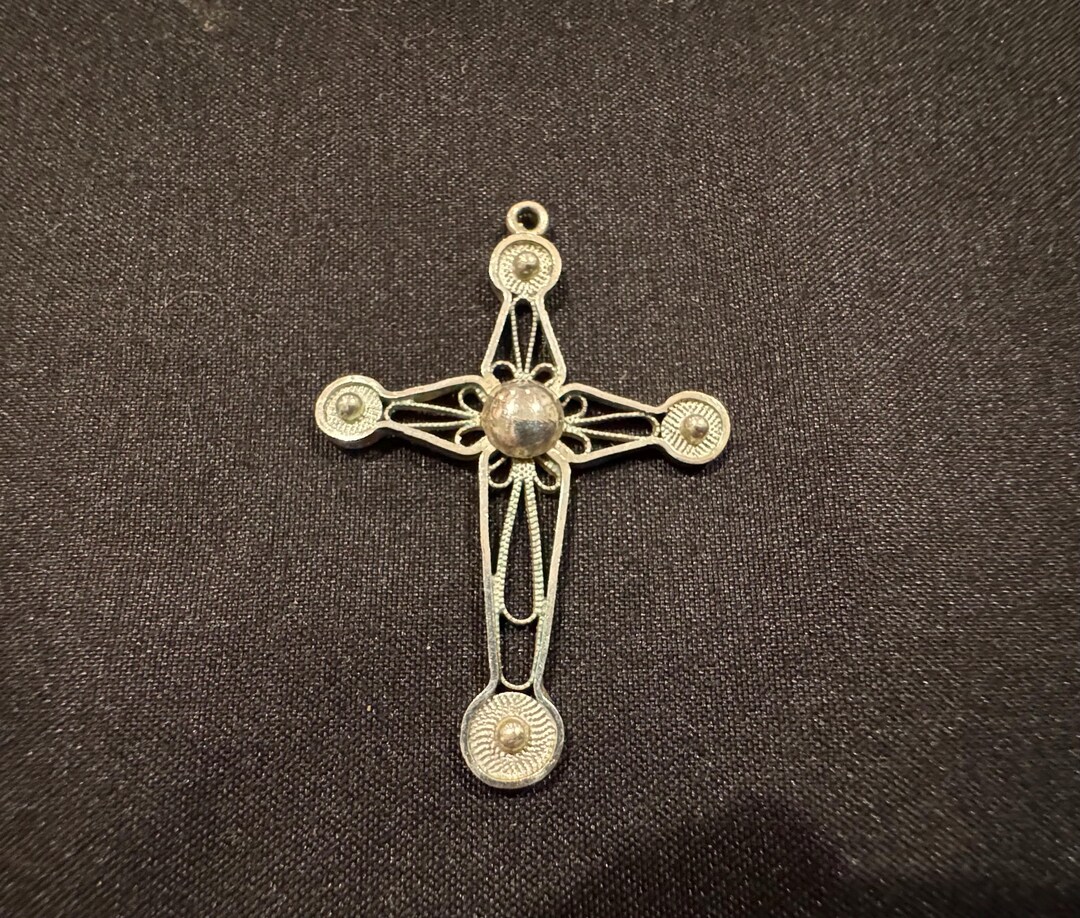 Vintage Filigree Religious Crucifix Necklace Pendant - Etsy