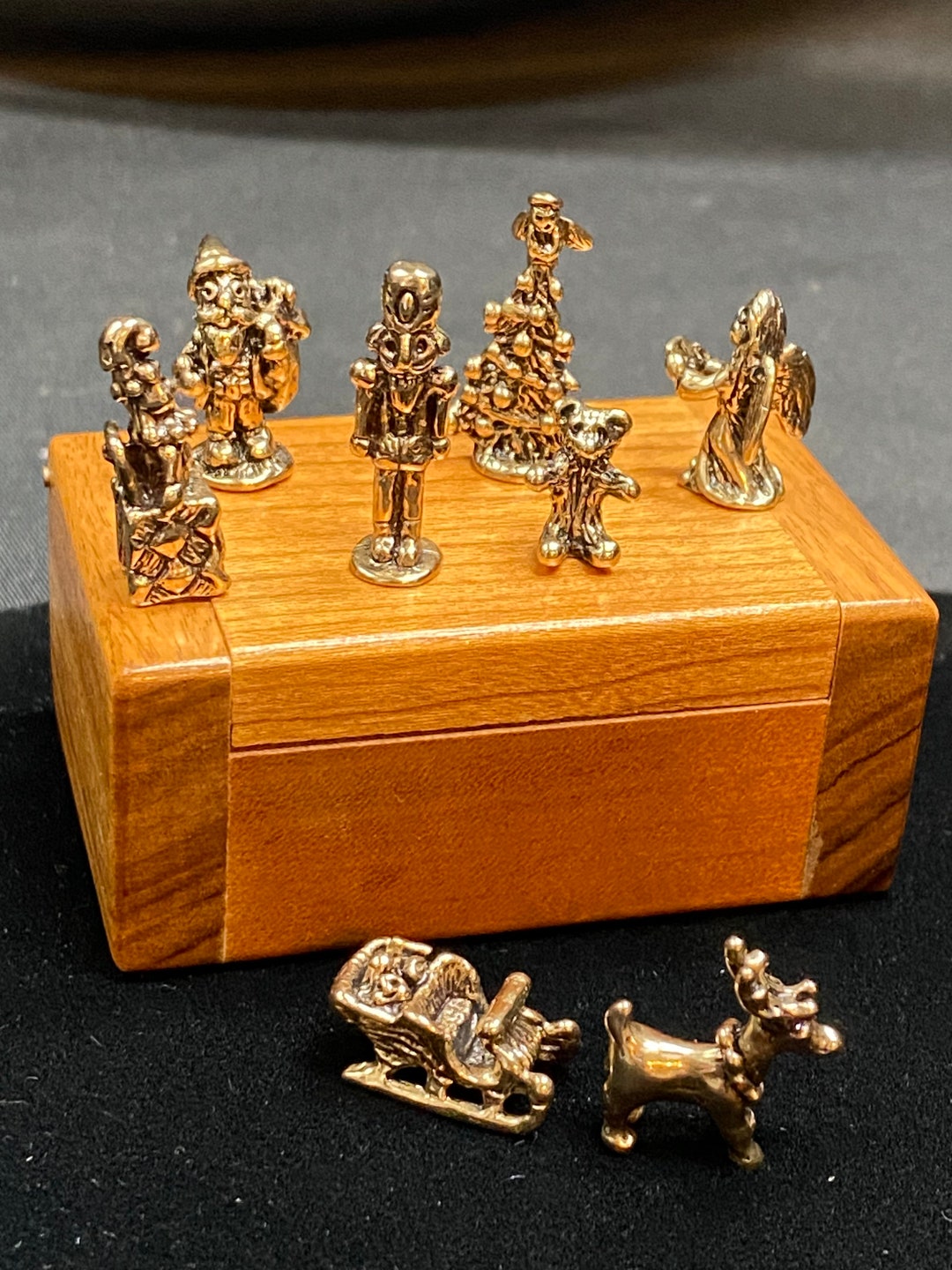 Dan Riccio Miniatures ,eight Christmas Miniature Sculpture Collection ...