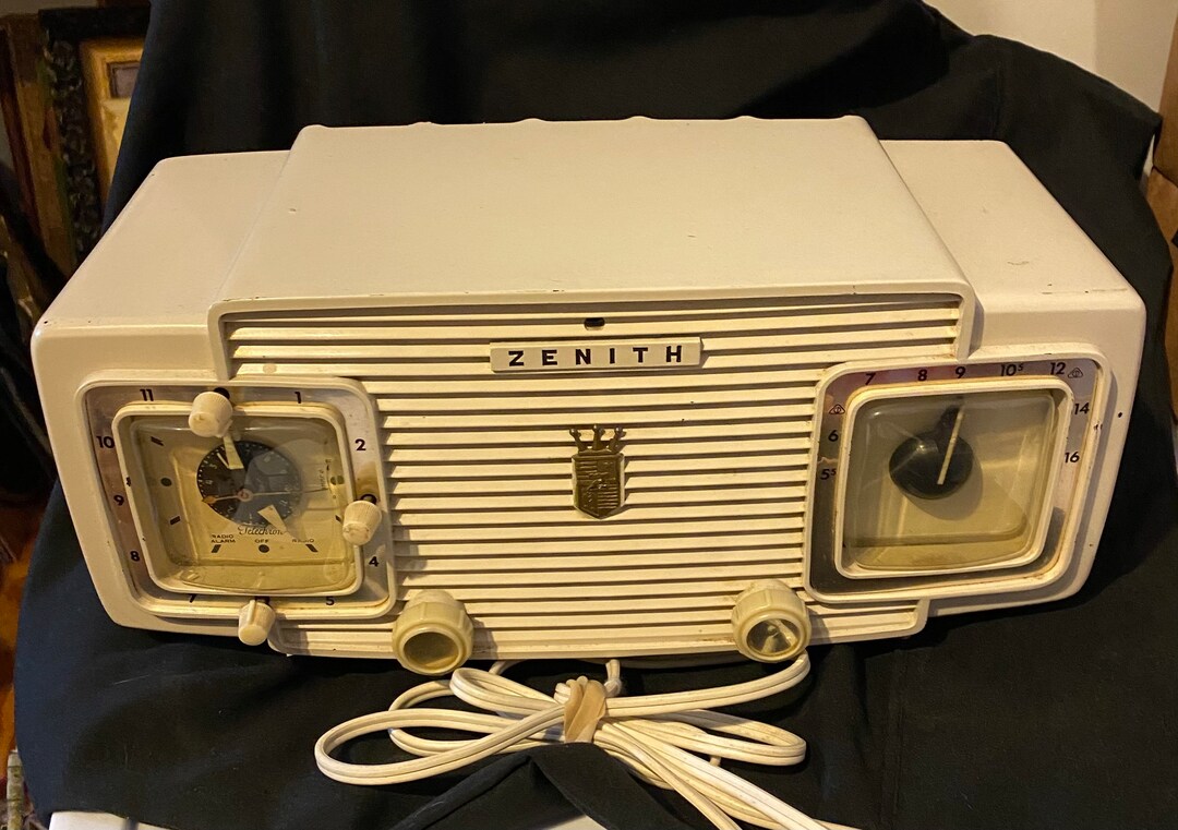 Vintage 1950s Zenith A.m. Clock Radio/alarm in Working Condition. - Etsy