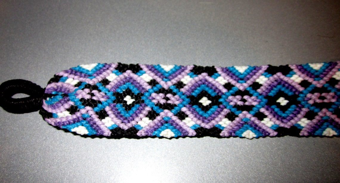 Gorgeous Diamonds and Triangles Woven Friendship Bracelet Macrame ...