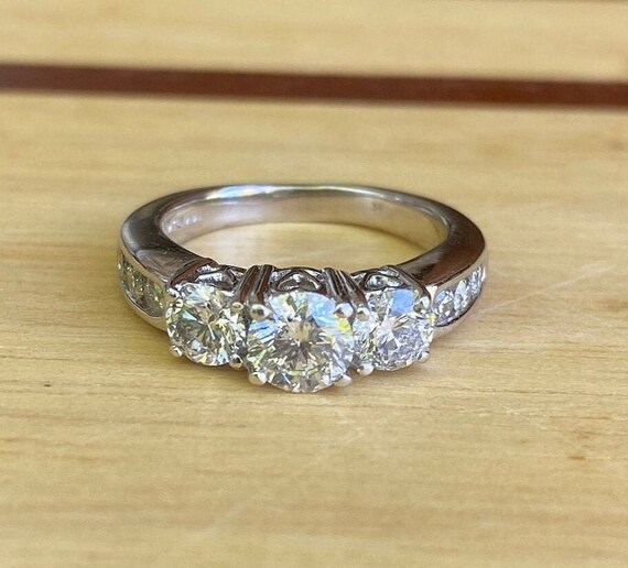 Classic three Diamond Engagement/Anniversary Ring - o… - Gem