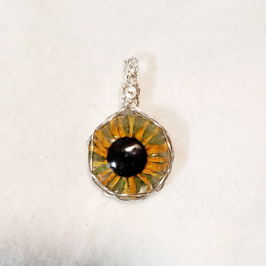 Black Eyed Susan Necklace: Real Flower Jewelry - Etsy