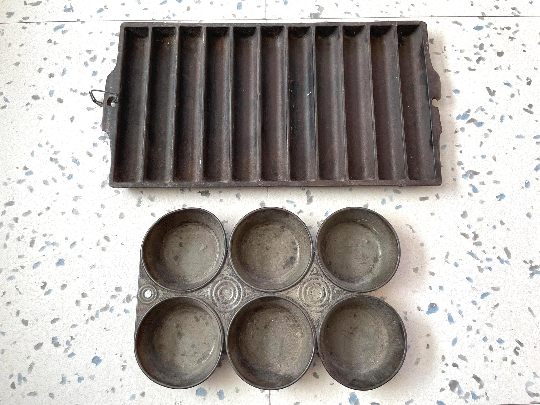 Vintage Cast Iron Breadstick Pan & Aluminum Muffin Tin Set - Farmhouse ...
