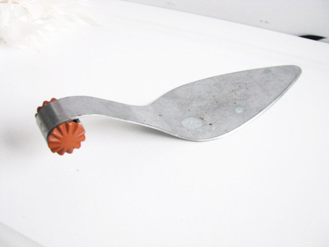 Vintage CHASE Chrome and Bakelite Cake Pie Server - Etsy