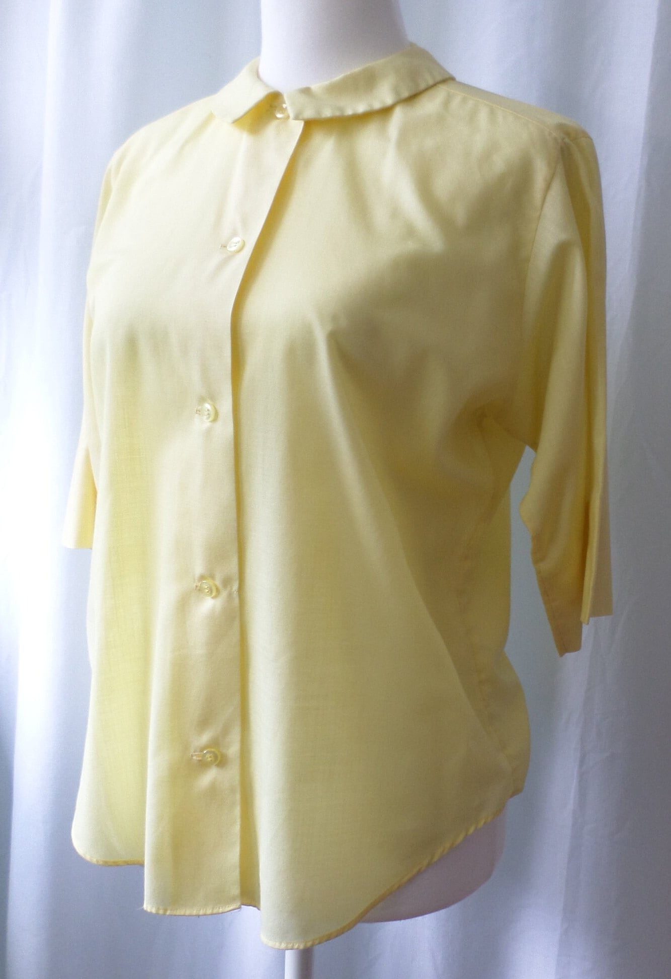 1950s Pale Yellow Blouse Lady Manhattan Classic Top Three Quarter ...