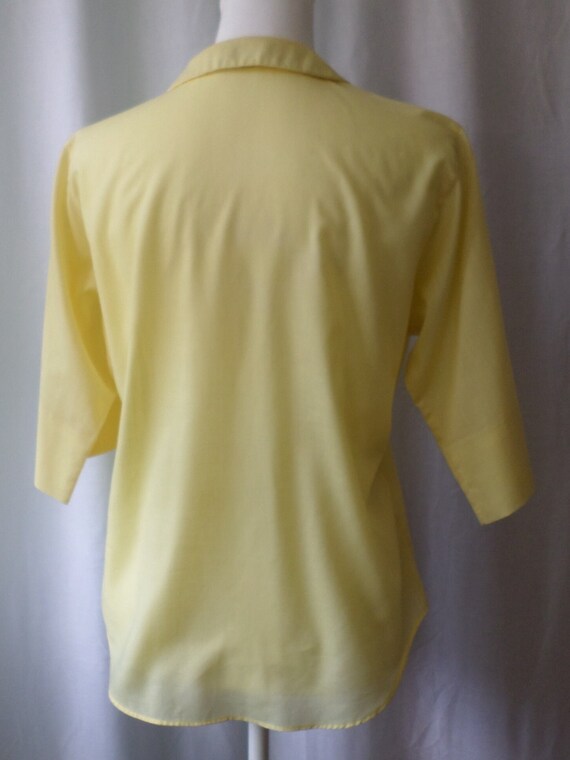 1950s Pale Yellow Blouse Lady Manhattan Classic Top T… - Gem